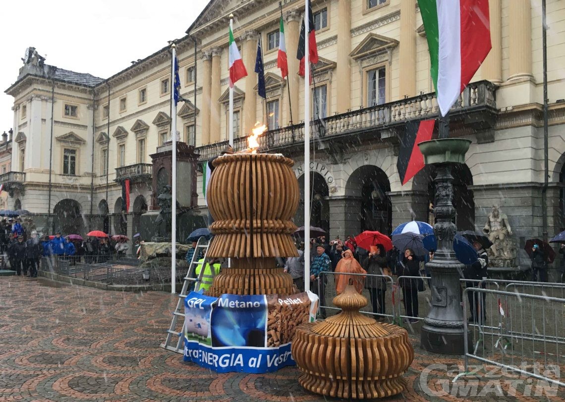 Alpiniadi: Albarello accende il tripode in piazza Chanoux - Aosta News ...