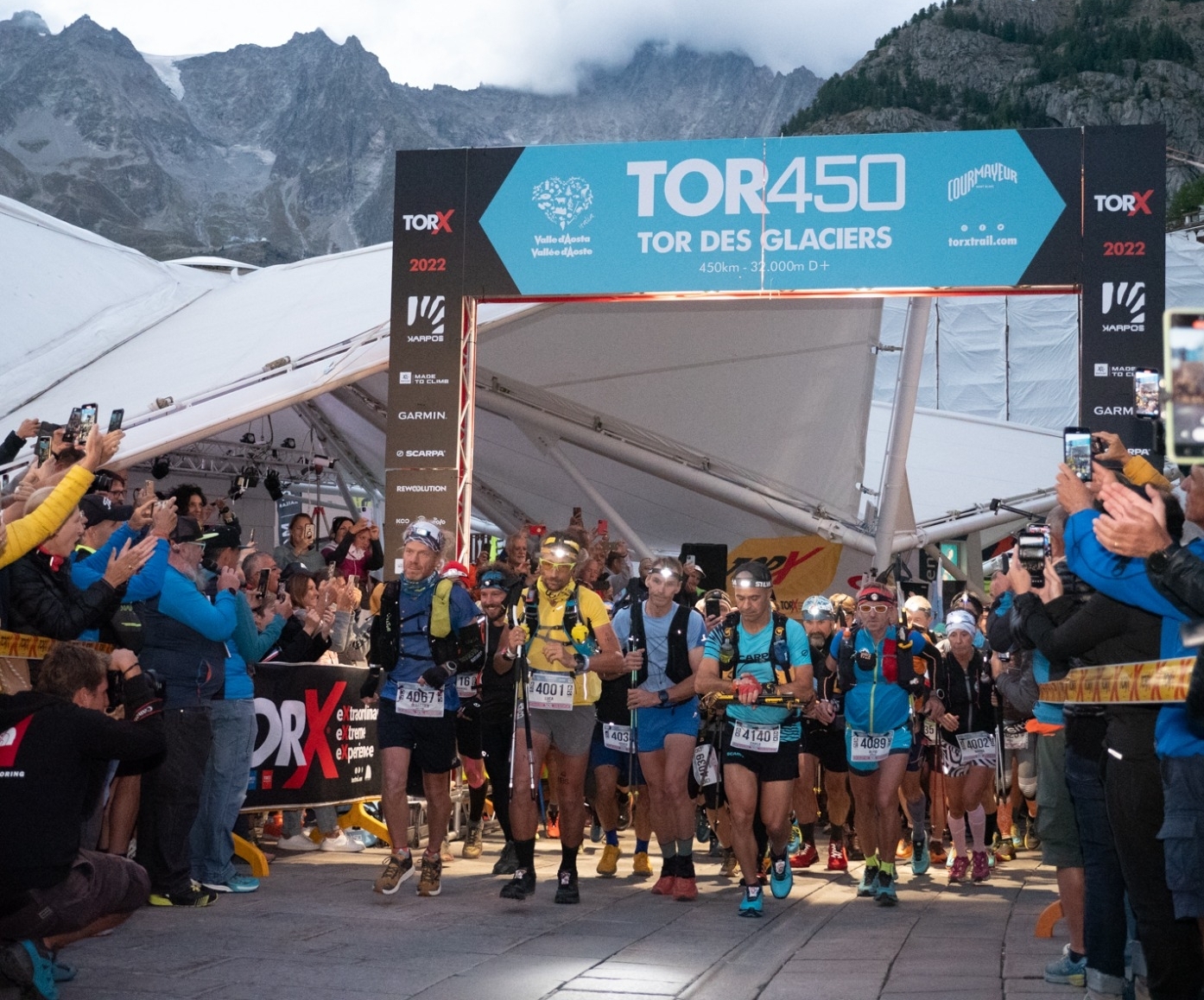 TORX: partiti da Courmayeur i 128 aspiranti giganti del Tor des Glaciers