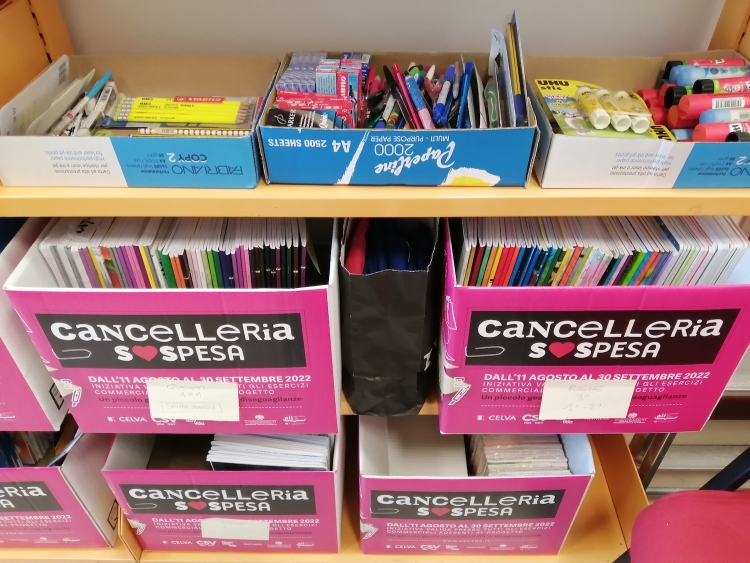 Cancelleria sospesa: raccolti quasi 1000 materiali scolastici e 300 kit ...