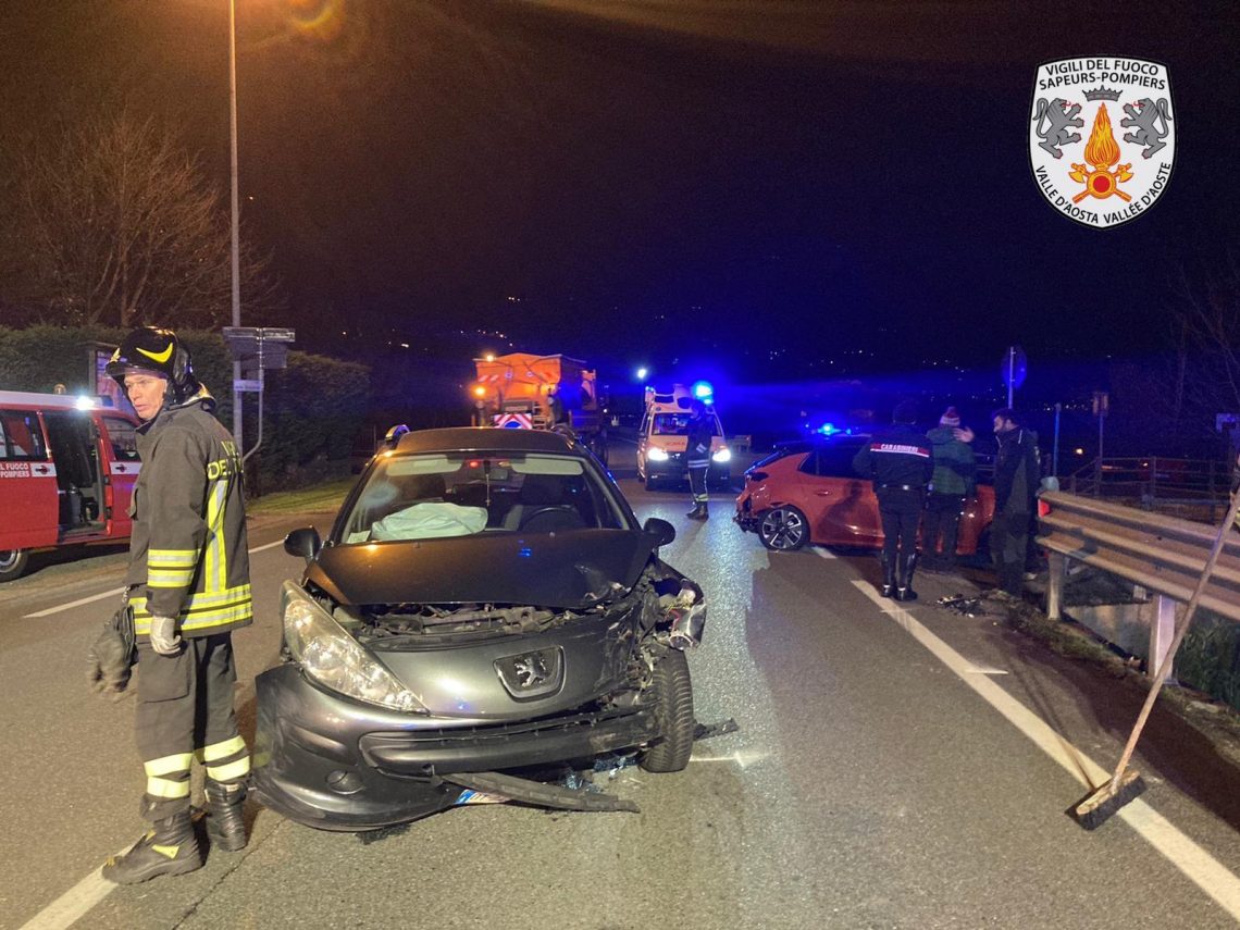 Nus: incidente stradale tra due utilitarie, tre anziani in Pronto Soccorso