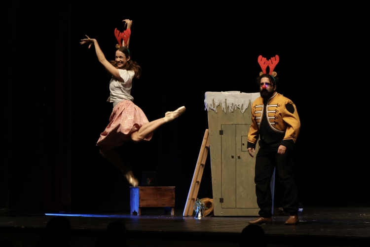 (Quasi) Un Canto di Natale, Palinodie remixa anche Dickens - Aosta News ...
