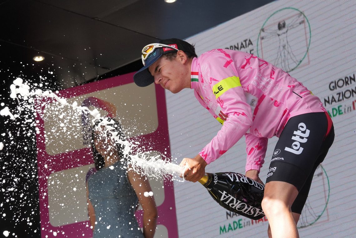 Giro d'Italia Next Gen: Steffen De Schuyteneer vince la volata di Cremona