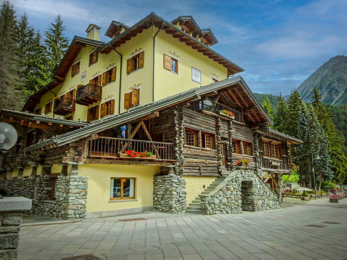 Ayas: Riapre lo storico Breithorn Hotel