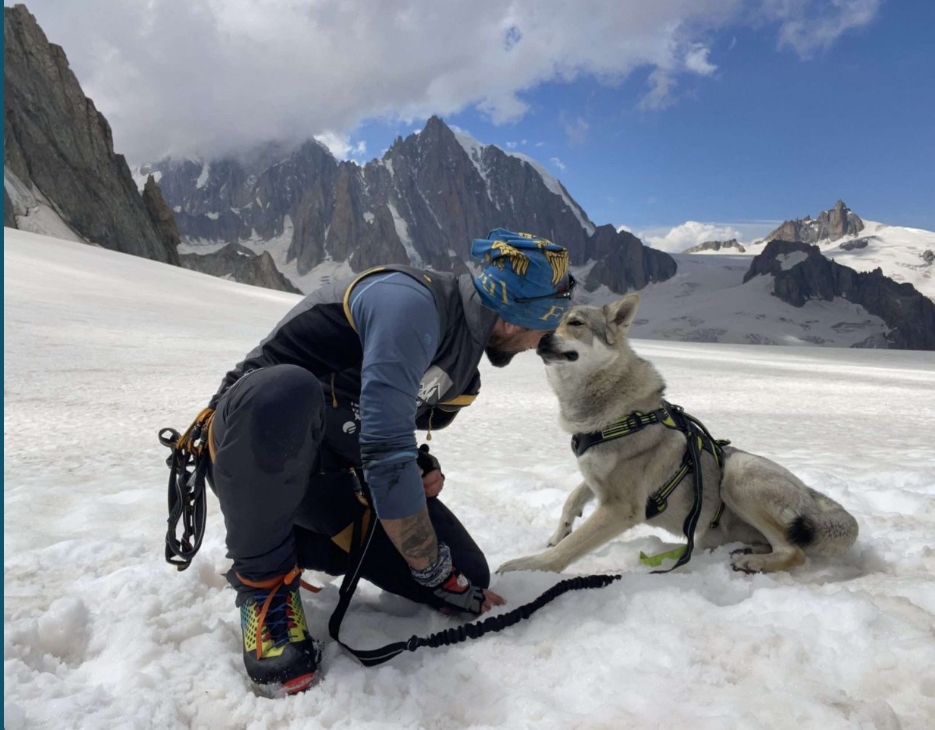 Thomas Colussa e il cane Numb a Punta Helbronner: «La montagna non si ...